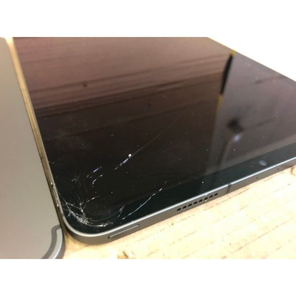 11 Apple iPad Pro 11"/12.9" Mix